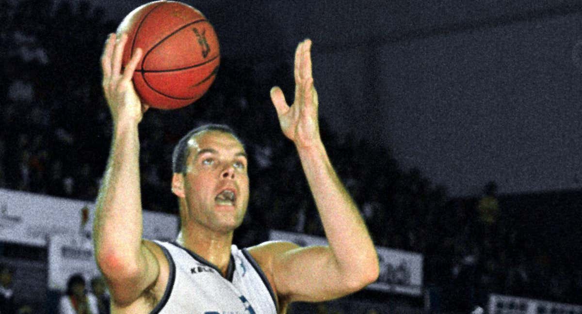 Ferrán Martínez, la leyenda rescatada del baloncesto español que 'marcó un gol' ante Albania ...